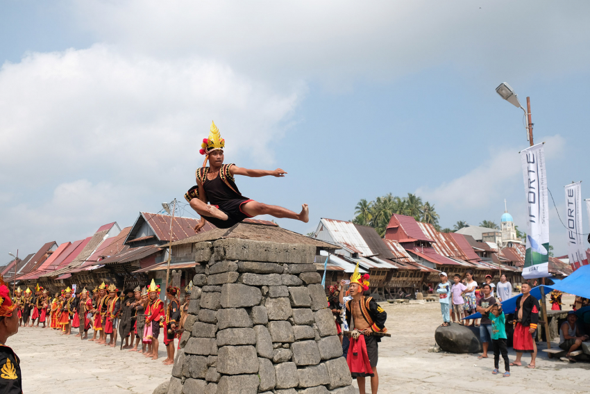 Ingin Menyaksikan Nias Masa Silam, Datanglah ke Desa Bawomataluo