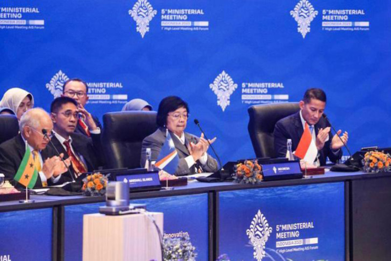 Menparekraf Hadiri Ministerial Meeting KTT AIS Forum 2023