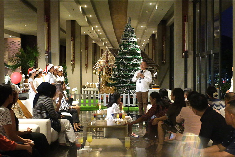 Hotel Meruorah Komodo Labuan Bajo Hadirkan Suasana Meriah di Lobby