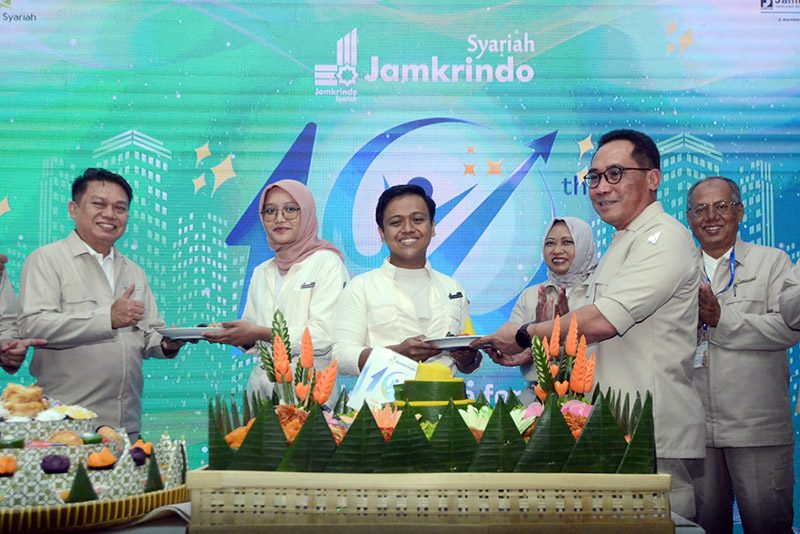 Satu Dekade PT Jamkrindo Syariah, Sukses Bertransformasi Jadi Pemimpin Penjaminan Syariah di ...