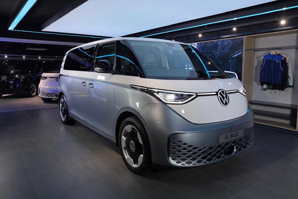 Luncurkan ID. Buzz BOZZ White Signature Edition, Volkswagen Tawarkan ...